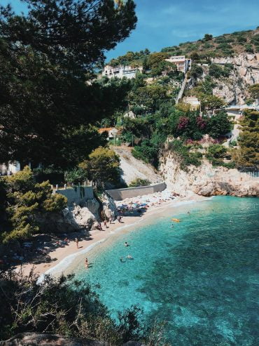 10 Idyllic Beaches to Explore on the French Riviera - Léonce Chenal