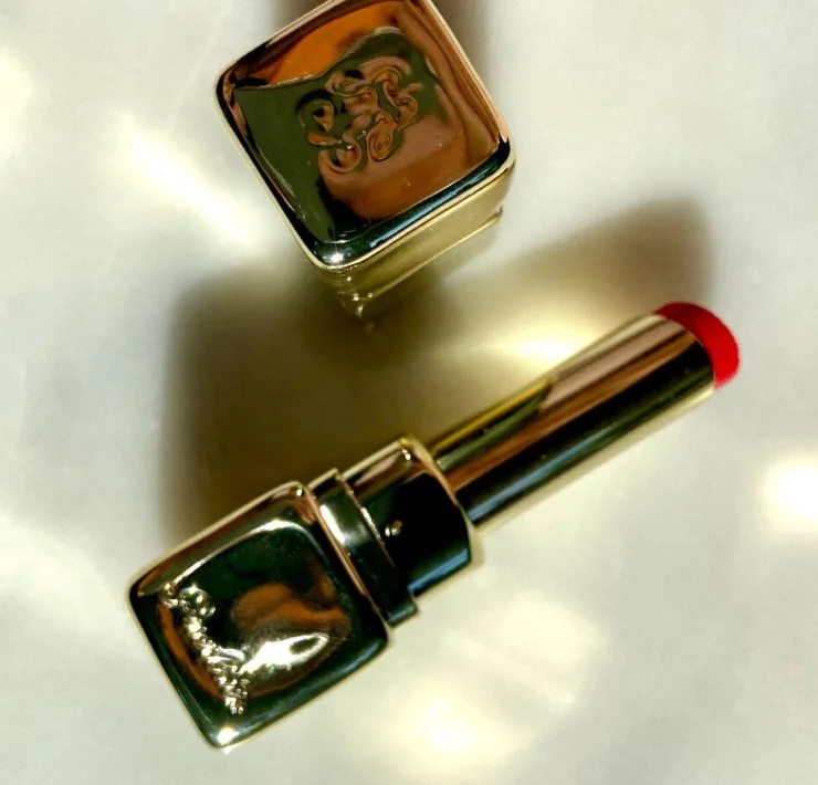 How to Wear Red Lipstick the French Way - Leonce Chenal